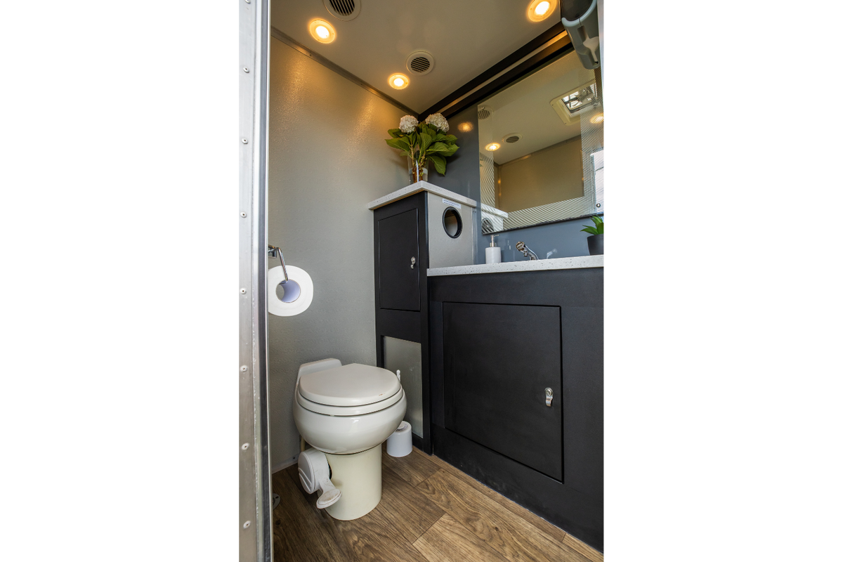 Hire a Portaloo in Auckland | Affordable Portaloo Hire – FLSSH